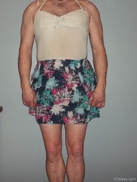 100_2885a - CDsissy.com - crossdressers and sissies